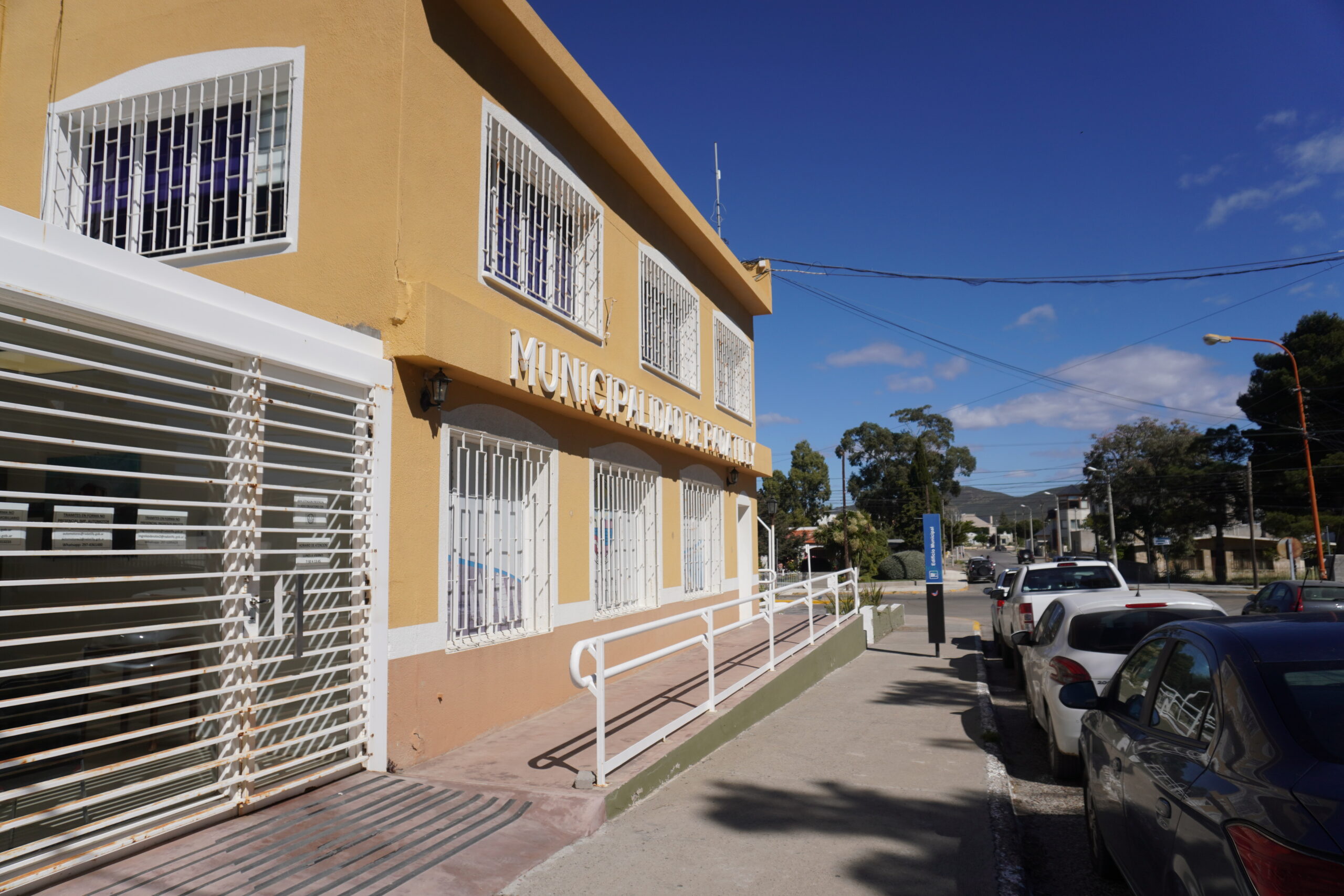 COMUNICADO – FERIADO NACIONAL – Municipalidad de Rada TIlly